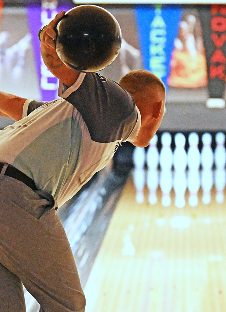 The Neighborhood Pro: Troy's Kyle Bigelow Claws His Way Into Contention ...