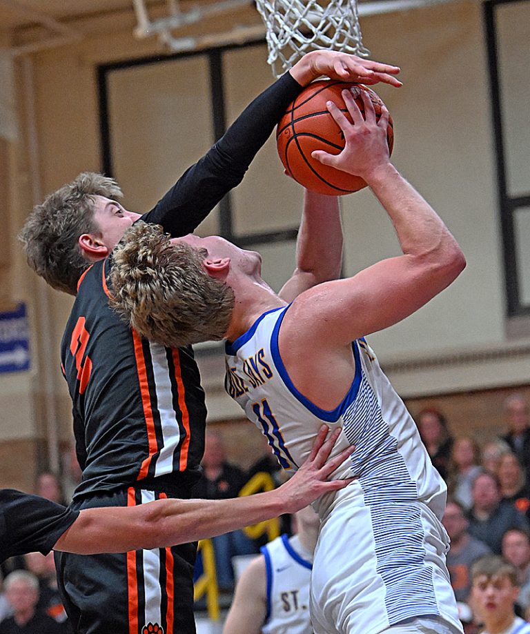 Elwer's 45 Breaks MAC Scoring Record...Crushes Minster Comeback Bid ...