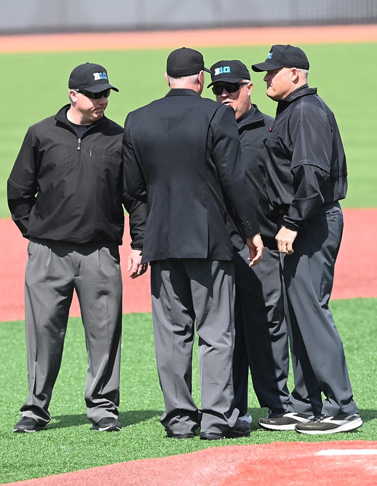 Umpires Make Their Own Case In College World Series Finale.... - Press ...