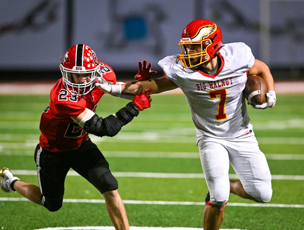 South's One-Two Punch Steamrolls Big Walnut - Press Pros Magazine